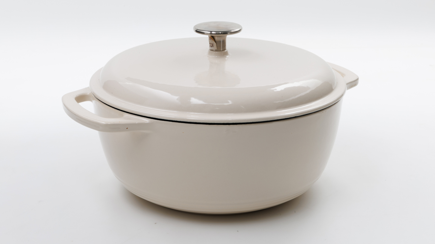 Amazon Basics Enamelled Cast Iron Covered Round Dutch Oven 4.1 Litres ...