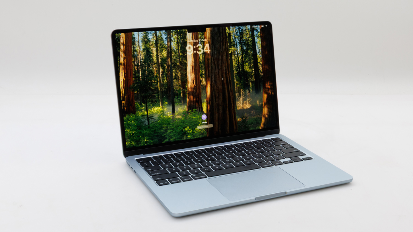 Apple 13-inch MacBook Air with Apple M4 chip (A3240) Review | Laptop ...