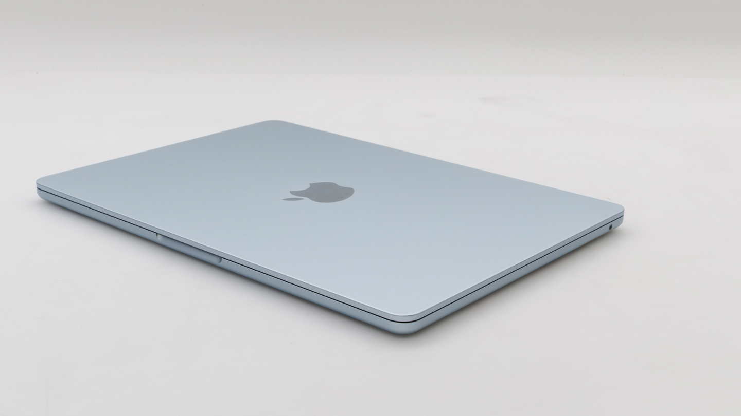 Apple 13-inch MacBook Air with Apple M4 chip (A3240) Review | Laptop ...