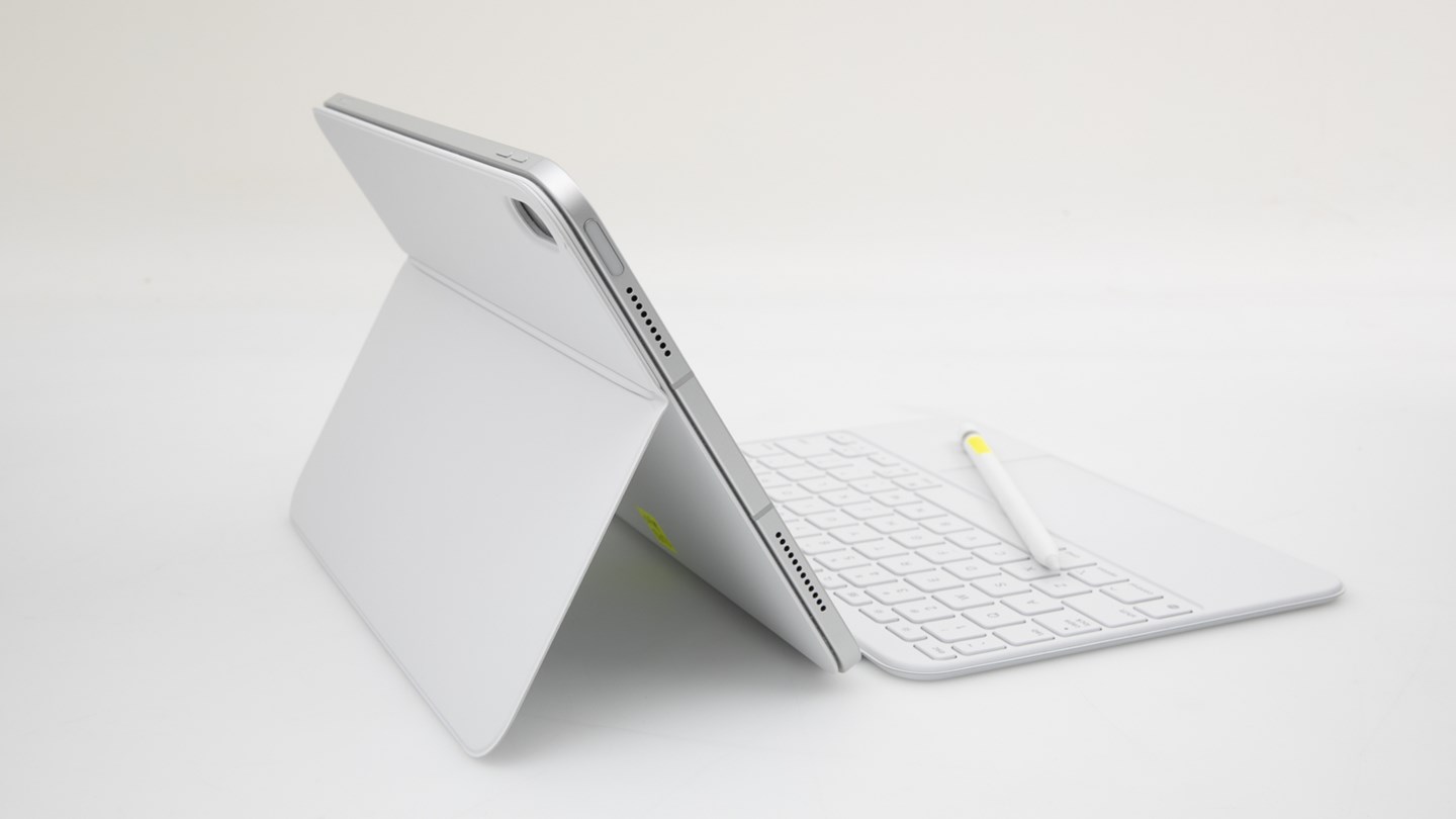 Apple iPad (10th Generation) Wi-Fi + Cellular (A2757) with Magic ...