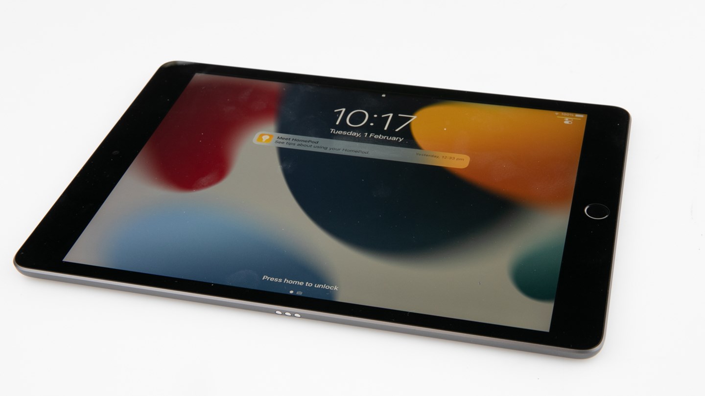 Apple iPad 9th gen, Wi-Fi +Cellular (A2604) with Smart Keyboard and ...