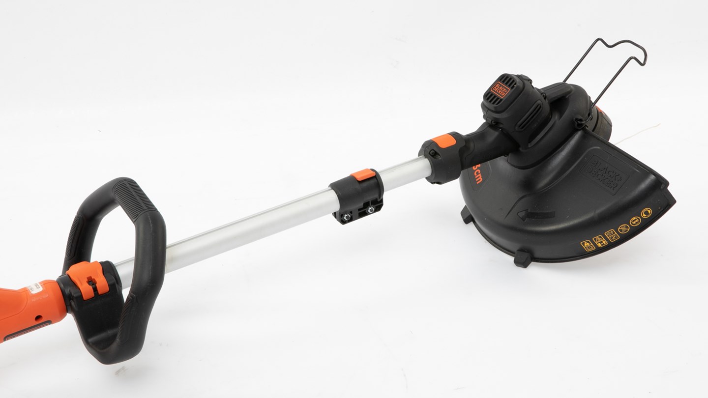 Black & Decker BCSTE636L1-XE POWERCOMMAND Strimmer Review | Line ...