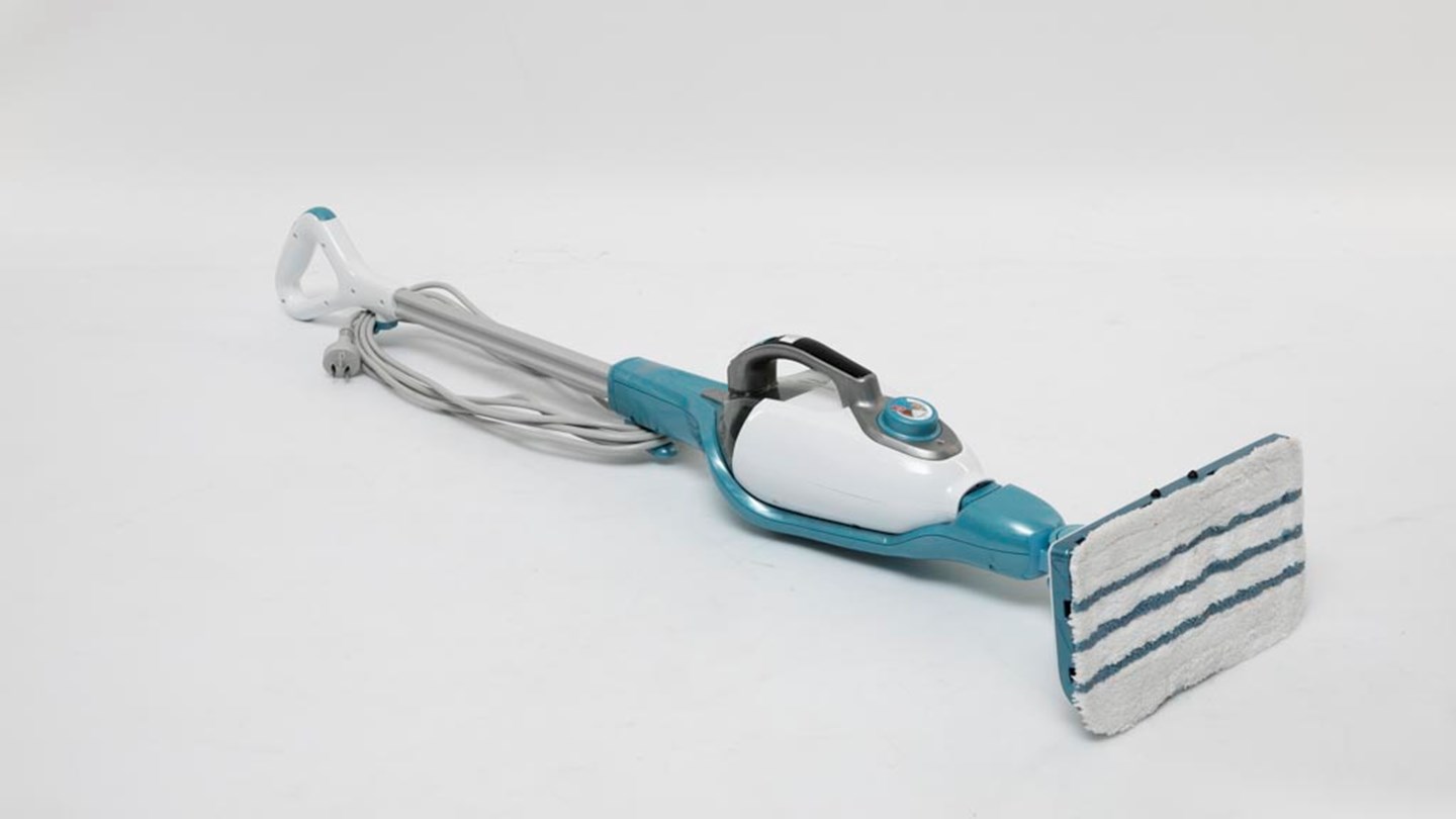 Black & Decker Steam-Mop with SteaMitt FSMH13151SM Review | Steam mop ...