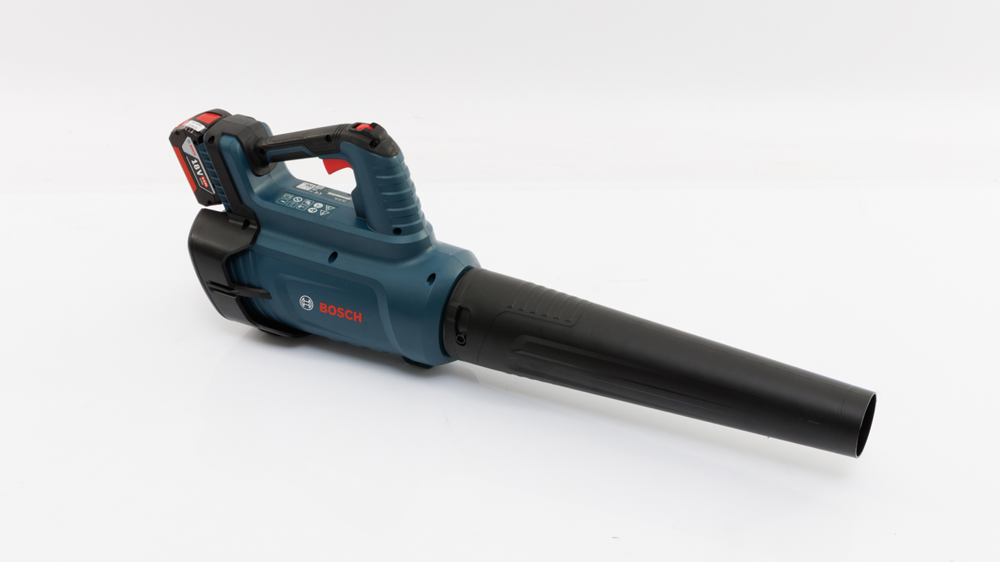 Bosch Professional Cordless Leaf Blower + 18V 5.0Ah Starter Kit GBL 18V-750 Review | Leaf blower ...