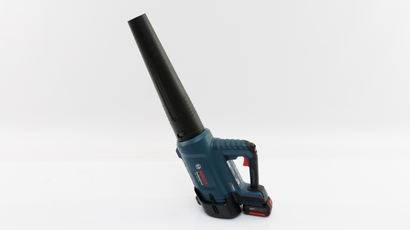 Bosch Professional Cordless Leaf Blower + 18V 5.0Ah Starter Kit GBL 18V-750 Review | Leaf blower ...