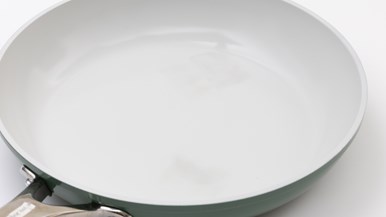 Cosmic Cookware Cosmo Fry 24 Review | Frypan | CHOICE