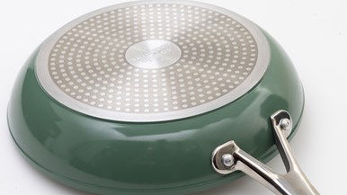 Cosmic Cookware Cosmo Fry 24 Review | Frypan | CHOICE