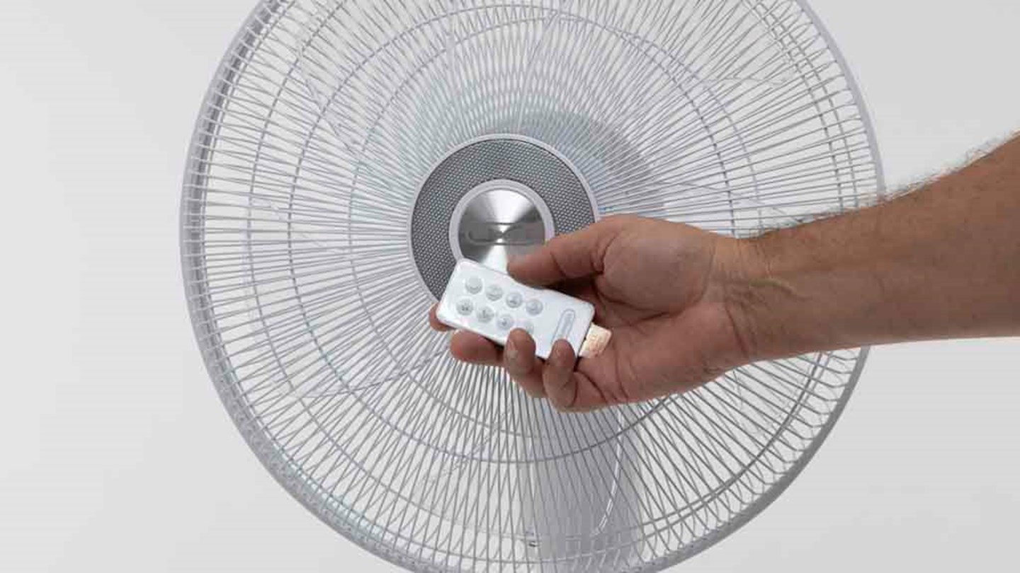 DeLonghi 360° Oscillation Fan DEAPF40.WH Review | Pedestal and tower ...