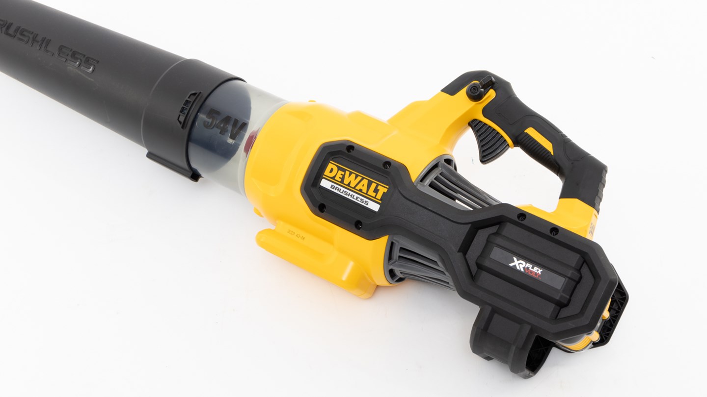 DeWalt 54V XR FlexVolt Axial Blower Review | Leaf blower and blower vac | CHOICE