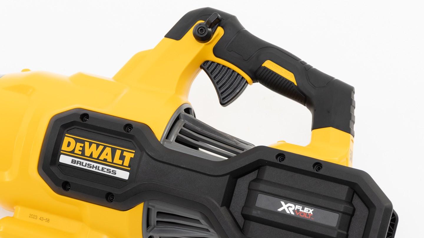 DeWalt 54V XR FlexVolt Axial Blower Review | Leaf blower and blower vac | CHOICE