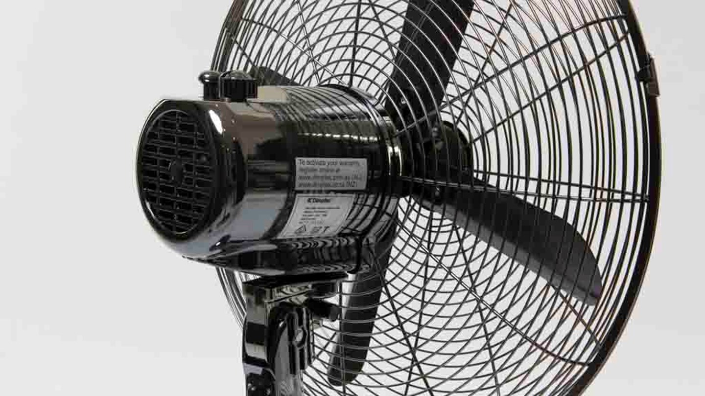 Dimplex 40cm High Velocity Floor Fan DCPF40GBLK Review | Pedestal and ...