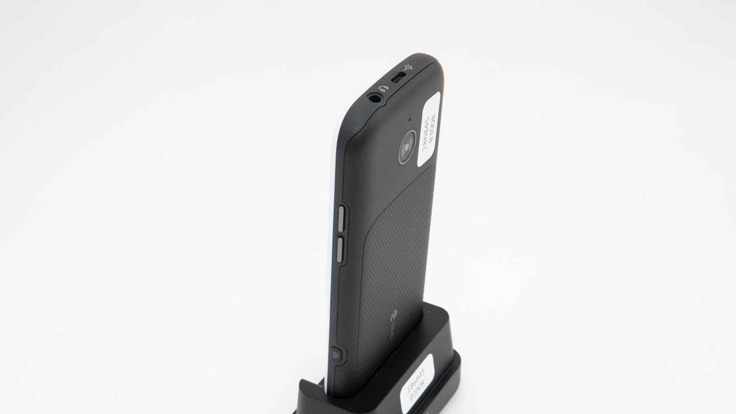 Doro 780X IUP Review | Mobile phones for seniors | CHOICE