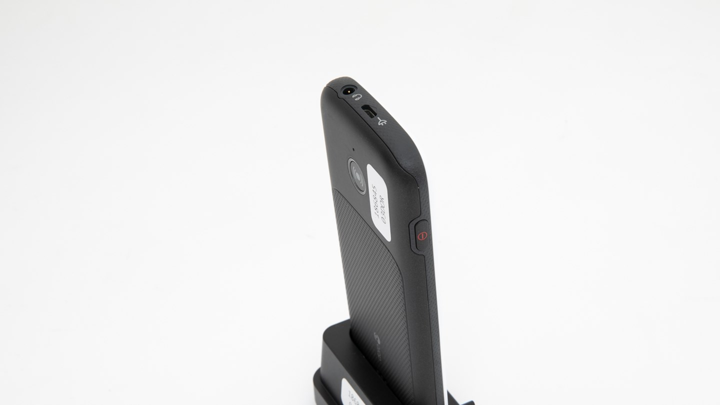 Doro 780X IUP Review | Mobile phones for seniors | CHOICE