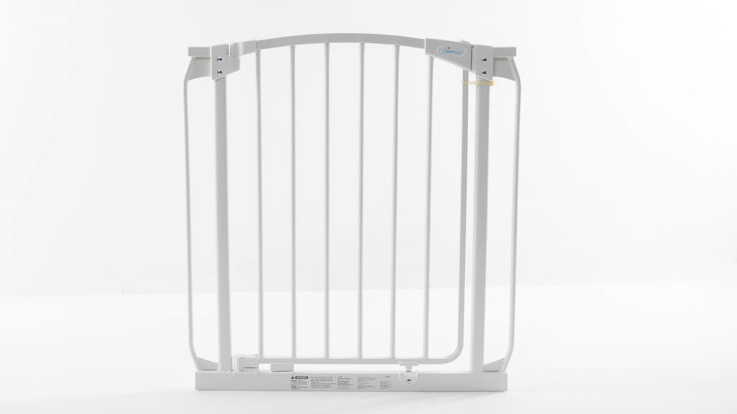 Childcare Assisted Auto Close Gate 089340-003 Review | Safety gate | CHOICE