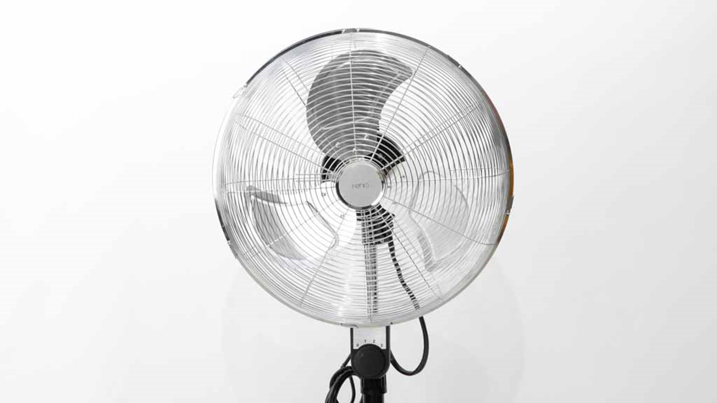 Fenici 45cm High Velocity Pedestal Fan (Chrome Finish) FFSW45C2G Review ...