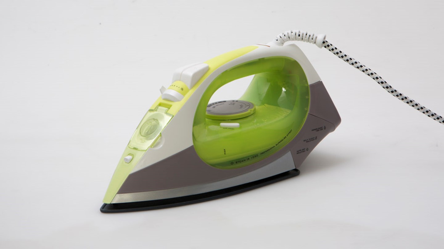 Homemaker Steam Iron 2400W KB-908E4 Review | Steam iron | CHOICE