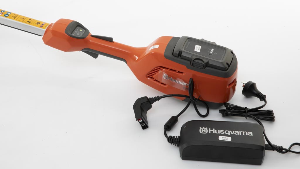 Husqvarna 115iL Review | Line trimmer | CHOICE