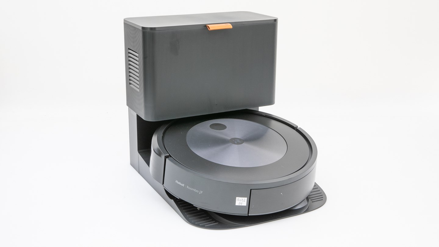 iRobot Roomba j7+ Review | Robot vacuum cleaner | CHOICE