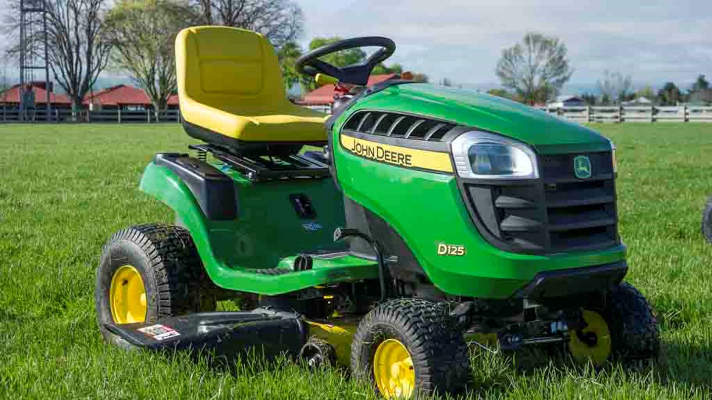 John Deere D125 Review | Ride-on mower | CHOICE