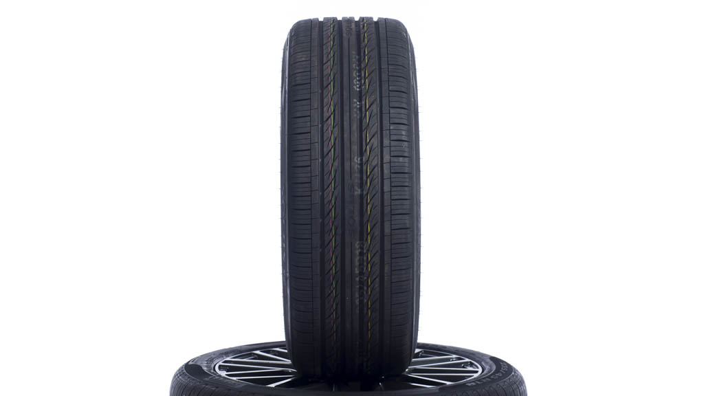 Kumho KU26 SOLUS XC 235/45 R18 Review | Car tyre | CHOICE