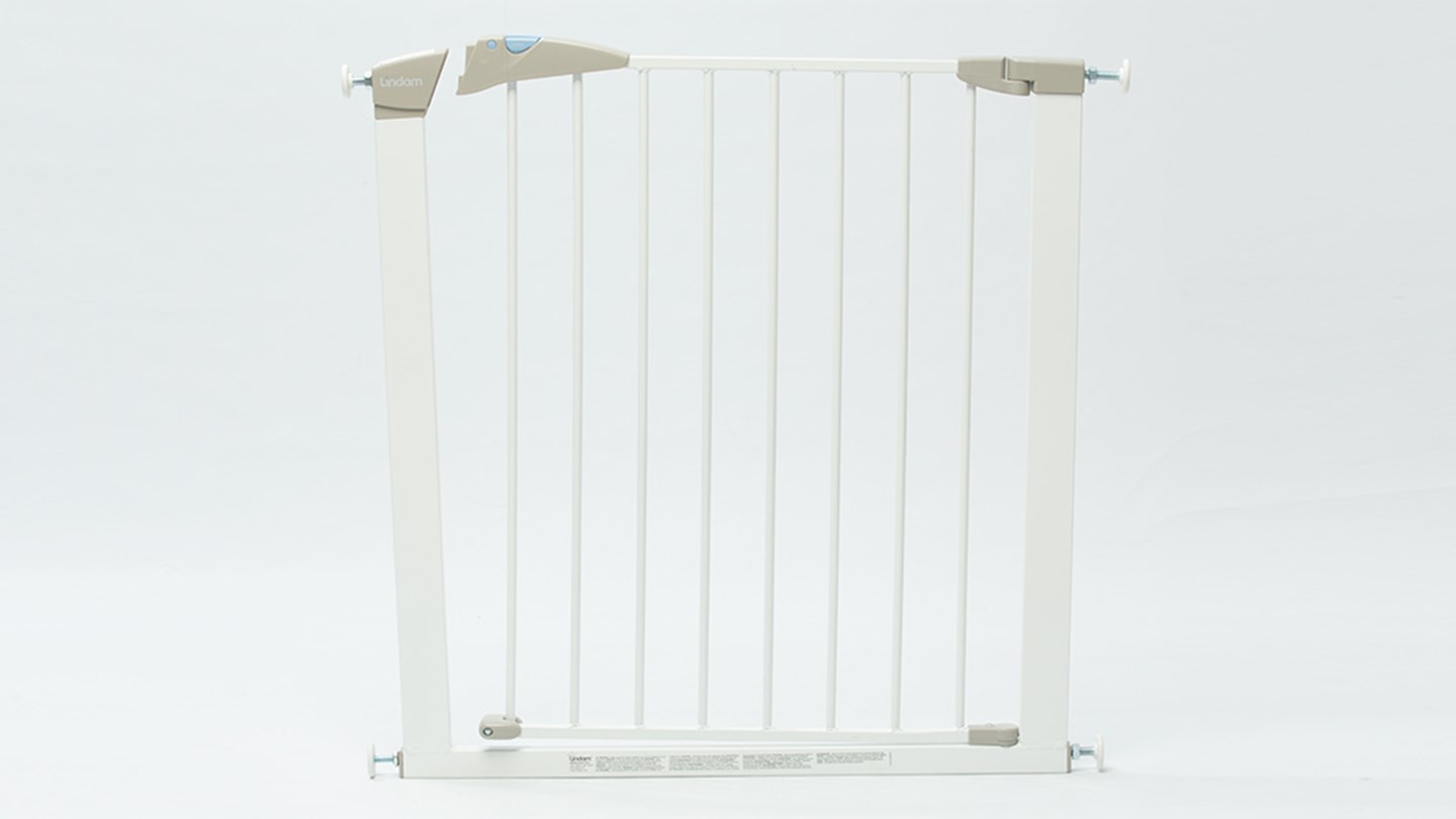 Lindam Sure Shut Axis MK 0018-000 REV1 Review | Safety gate | CHOICE
