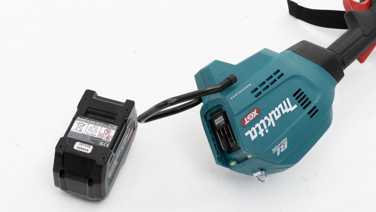 Makita 40V Max Brushless Line Trimmer - Loop Handle Kit (UR007GT101 ...