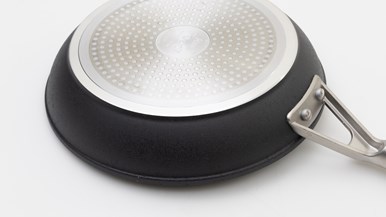 Ninja ZeroStick Cookware 24cm Frying Pan C30024ANZ review - CHOICE