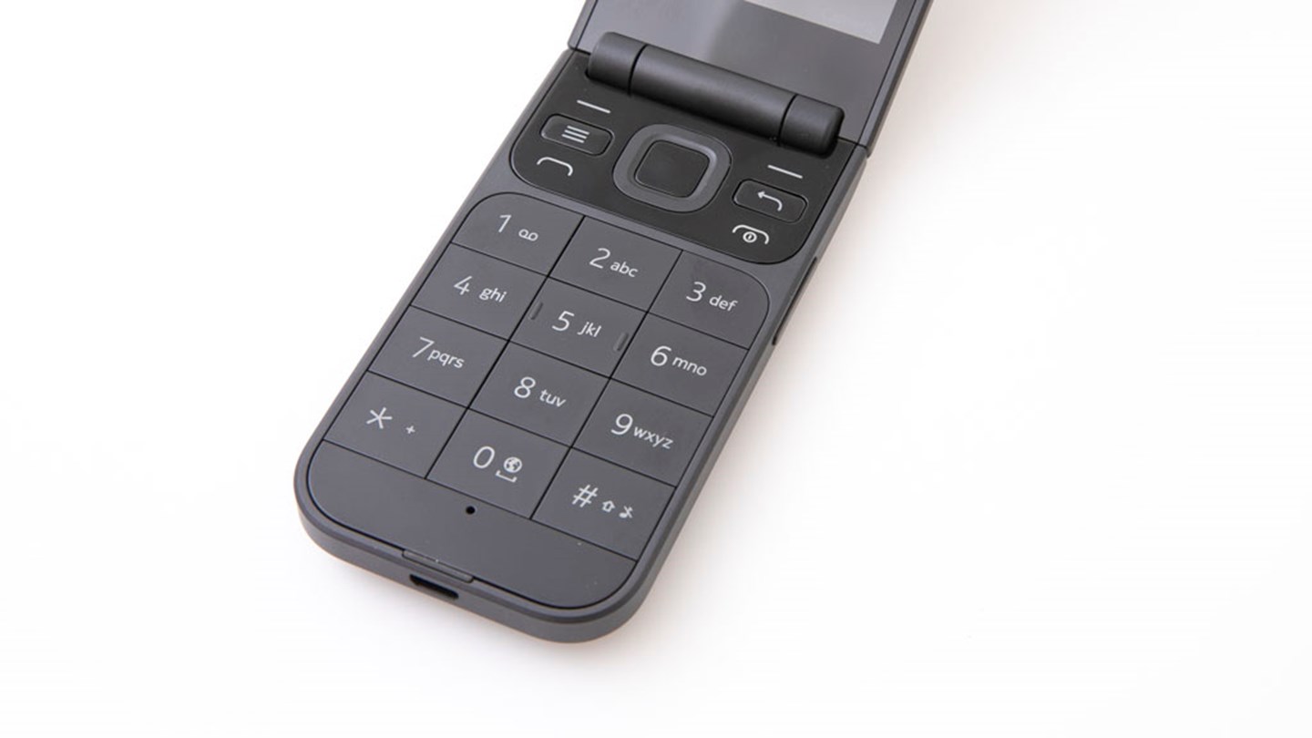 Nokia 2720 Flip Review | Mobile phones for seniors | CHOICE
