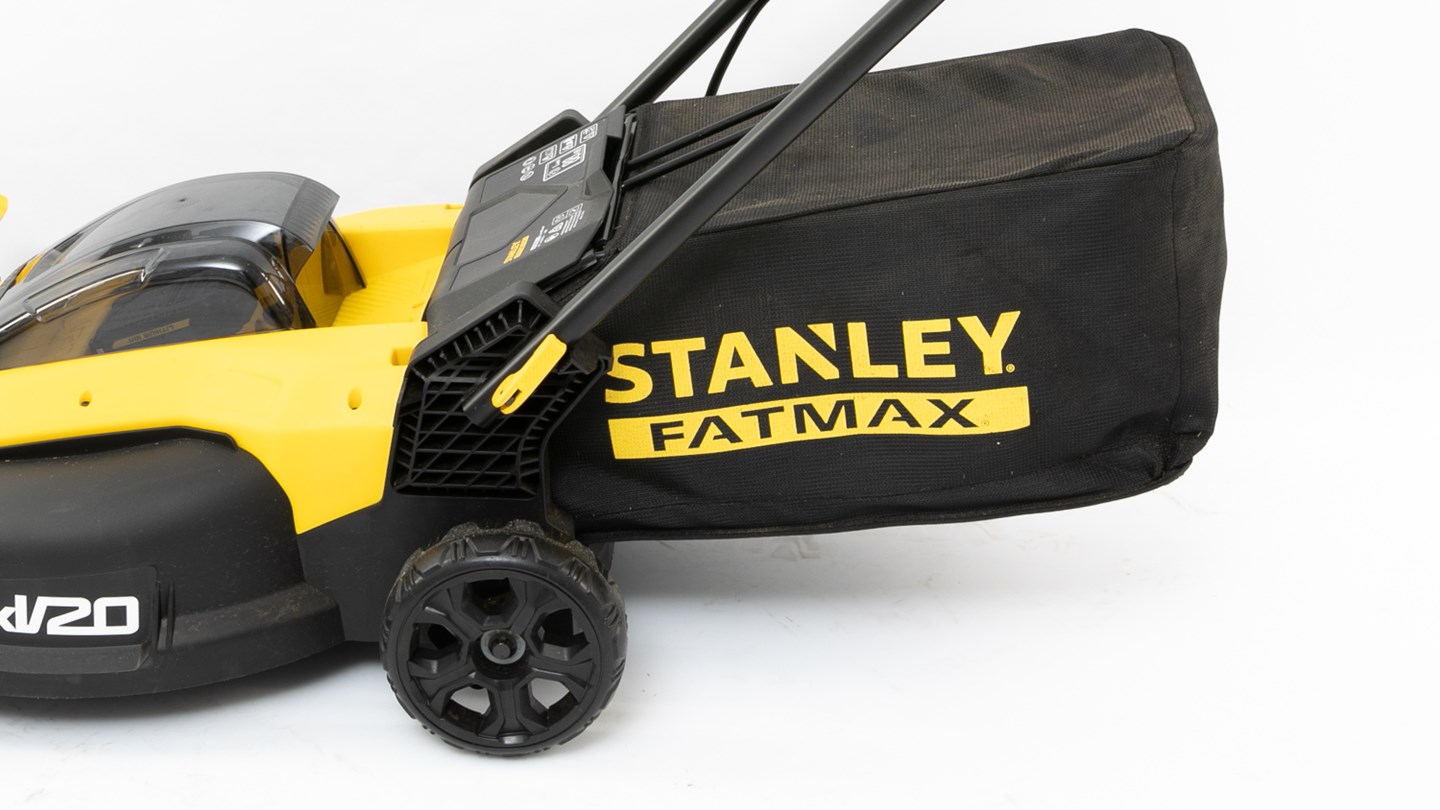 Stanley Fatmax 2 x 18V 51cm Push Mower (SFMCMW2651M) Review | Battery ...