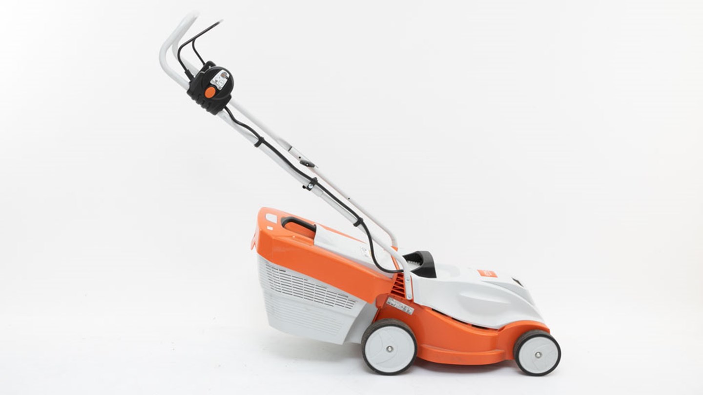 Stihl RMA 235 with AK20 and AL101 Review | Battery lawnmower | CHOICE