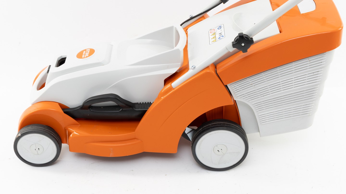 Stihl RMA 239 Review | Battery lawnmower | CHOICE