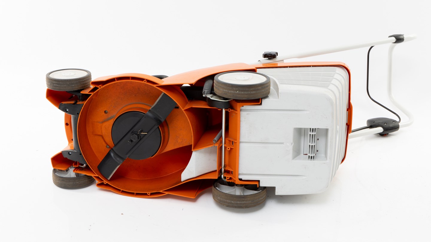 Stihl RMA 339 Kit Review | Battery lawnmower | CHOICE