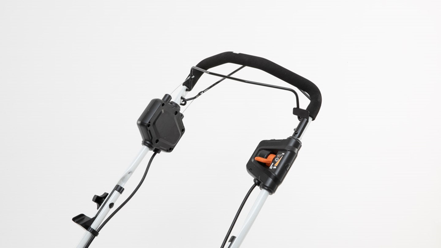 Stihl RMA 510V with AP300 and AL300 Review | Battery lawnmower | CHOICE