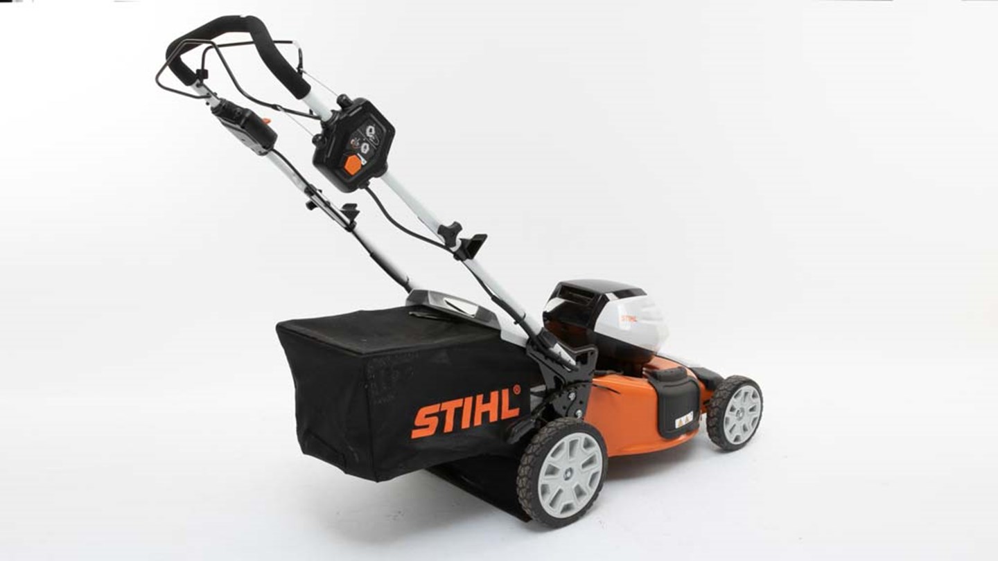 Stihl RMA 510V with AP300 and AL300 Review | Battery lawnmower | CHOICE