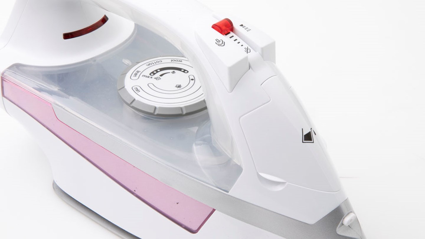 Target TARIR17 Review | Steam iron | CHOICE