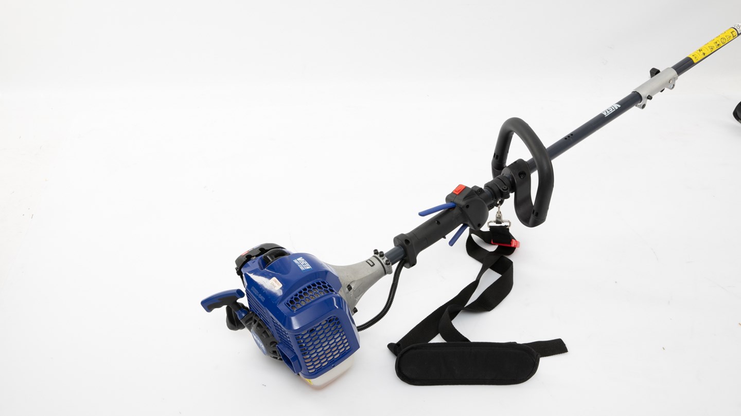 Victa 1697383 Swift-Start Bent Shaft Trimmer Review | Line trimmer | CHOICE Victa 1697383 Swift-Start Bent Shaft Trimmer Review | Line trimmer | CHOICE