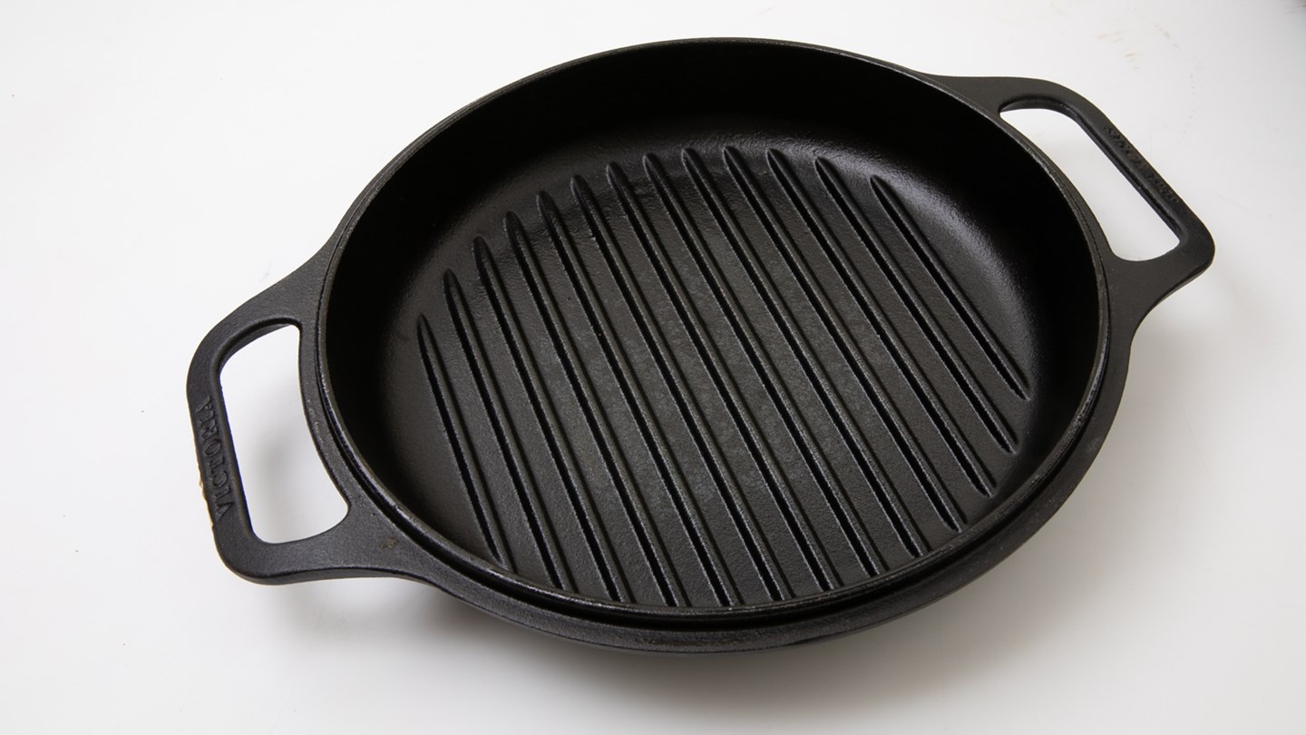 Victoria Seasoned Cast Iron Combo Cooker 26cm - 5.7L black Review ...