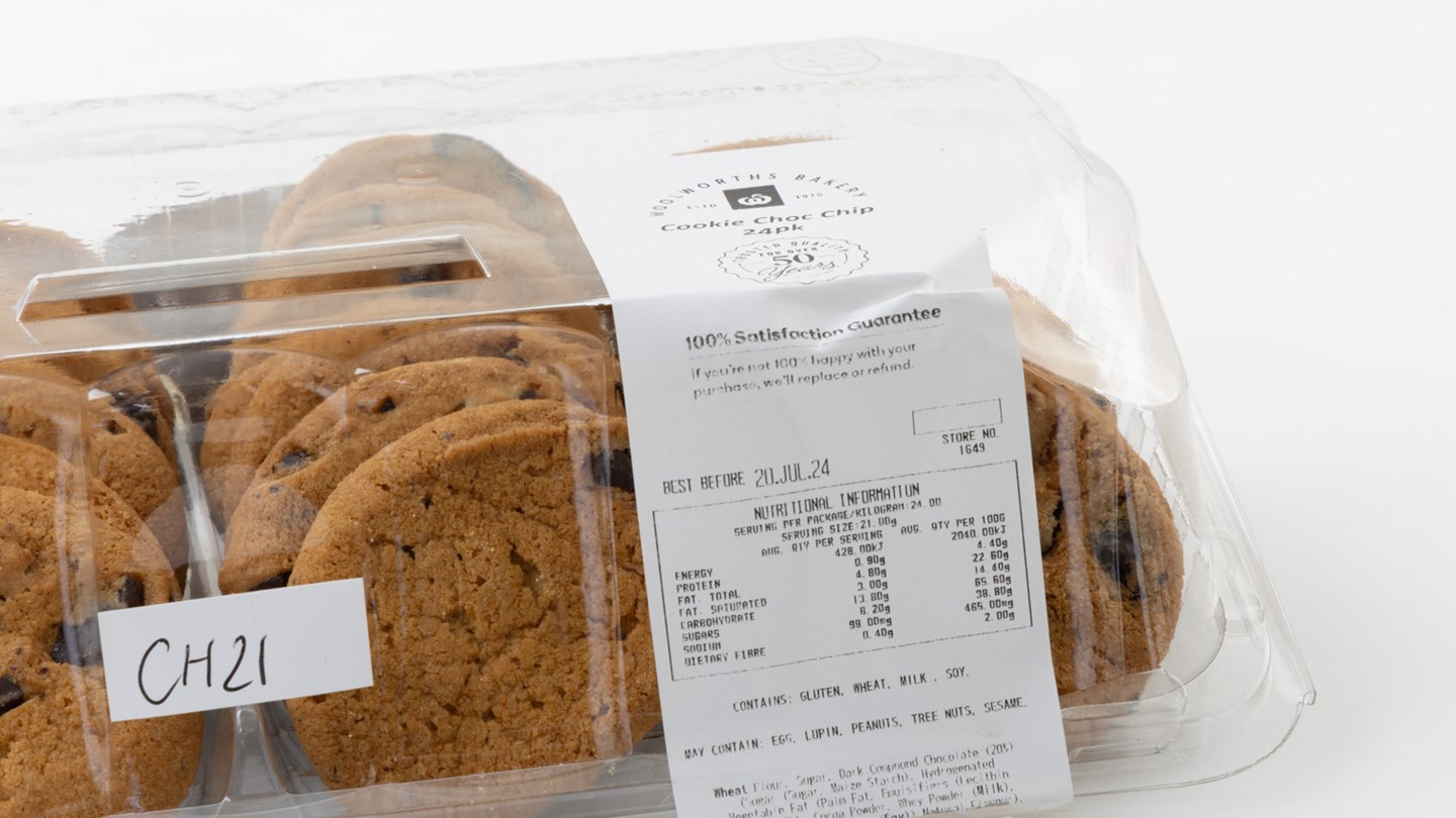 Woolworths (Bakery) Choc Chip Cookies Review | Chocolate chip cookie ...